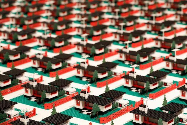 345 Modern House : Douglas Coupland